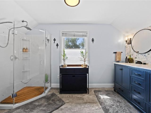 316 Laurelton Road