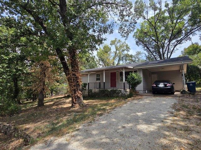 316 Morningside Ln, Hollister, MO 65672