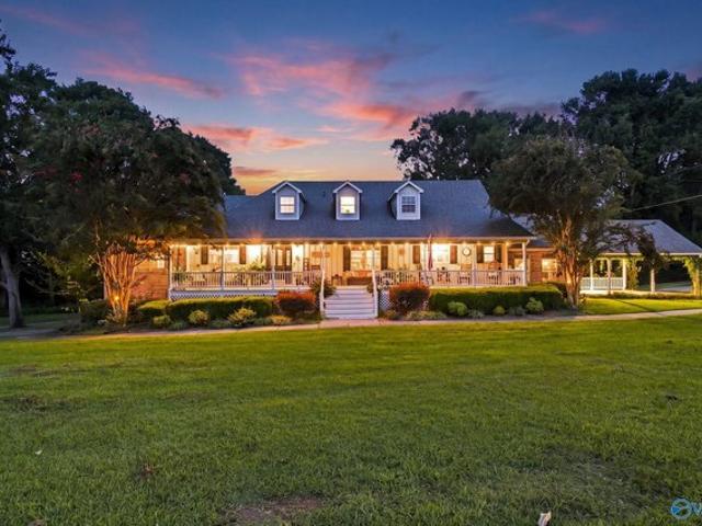 316 Mayberry Ln, Arab, AL 35016
