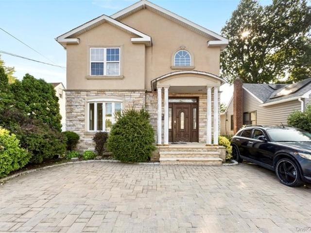 316 Maplegrove Ave, Uniondale, NY 11553