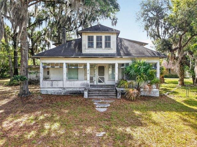 316 N Highland St, Mount Dora, FL 32757