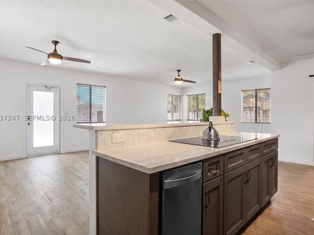 316 NW 29th St, Wilton Manors, FL 33311