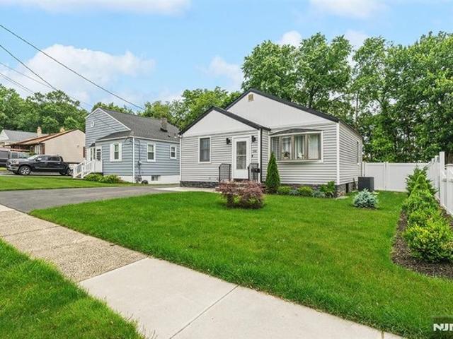 316 S Boulevard, Saddle Brook, NJ 07663
