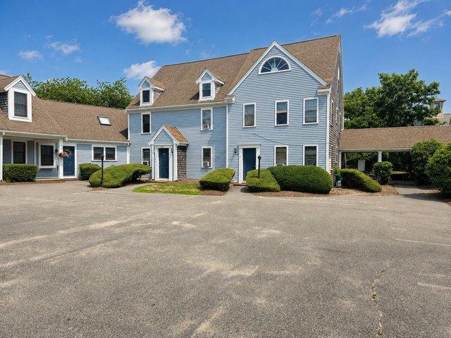 316 Sea St Apt I, Hyannis, MA 02601