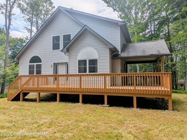 316 Packanack Dr, Clifton Township, PA 18424