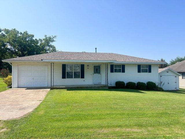 316 W 5th St, Mountain Grove, MO 65711