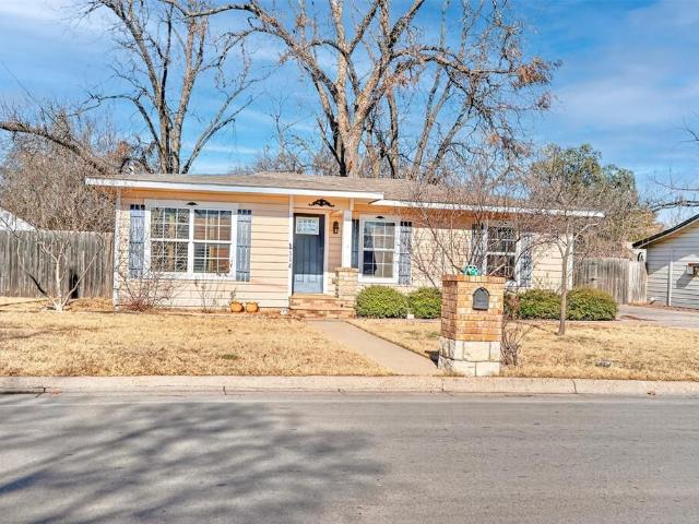 316 W Rucker Street, Granbury, US, TX