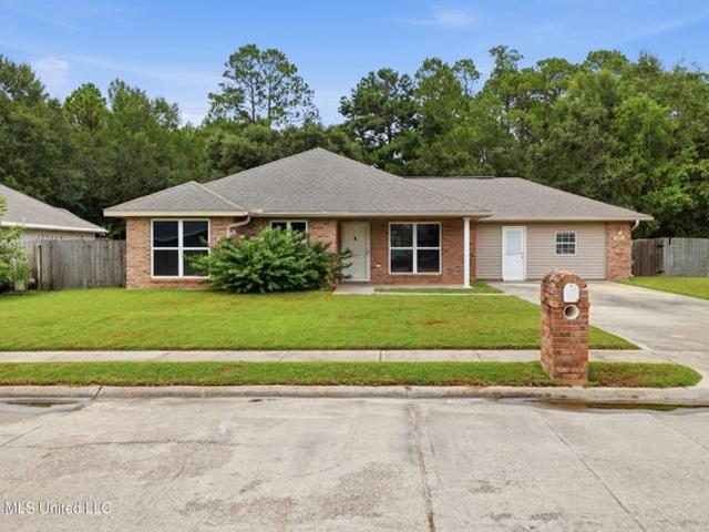 316 Woodcrest Dr, Long Beach, MS 39560