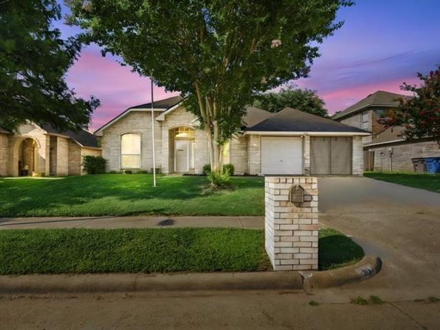316 Willow Creek Ln, Glenn Heights, TX 75154
