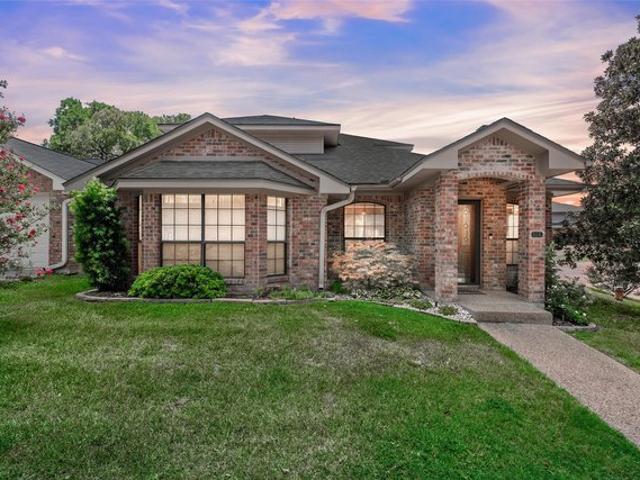 316 Tree Grove Cir, Woodway, TX 76712