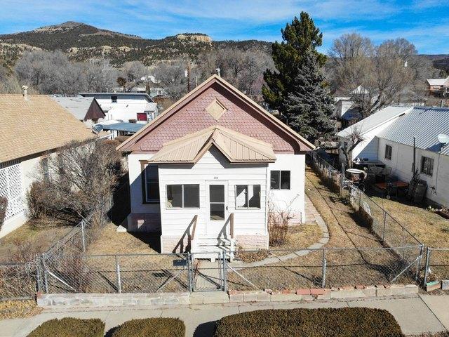 316 Uracca St, Raton, NM 87740