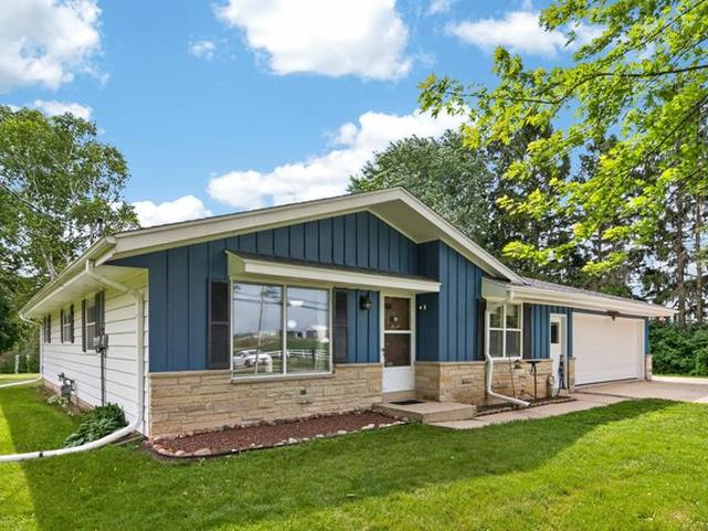 3174 Division Rd, Jackson, WI 53037