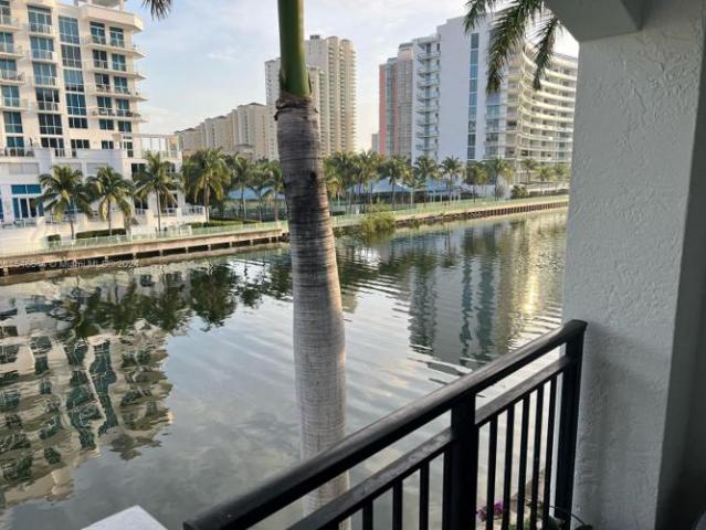 3175 NE 184th St #3303, Aventura, FL 33160