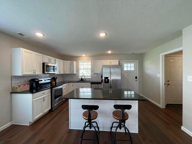 3175 Apple Valley Drive