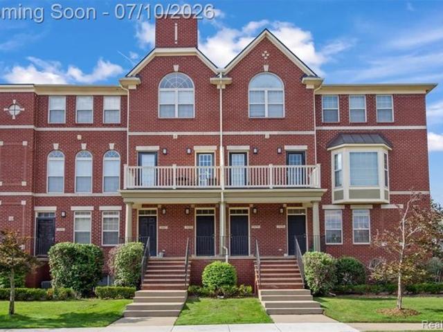 3175 Camden Dr, Troy, MI 48084