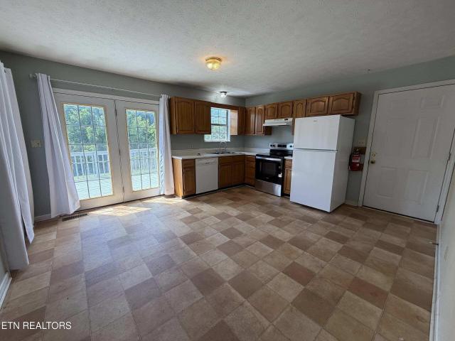 3175 Dutch Valley Rd