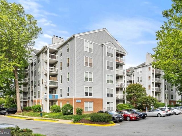3175 Summit Square Dr Unit 5E12, Oakton, VA 22124