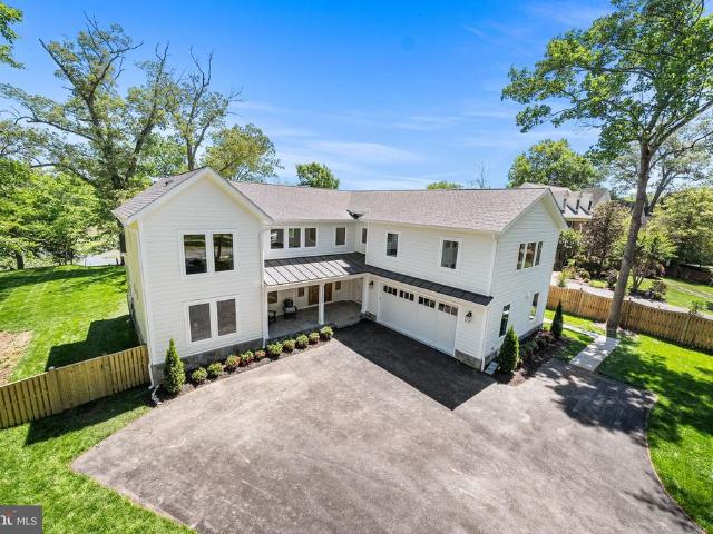 3175 Woodland Lane