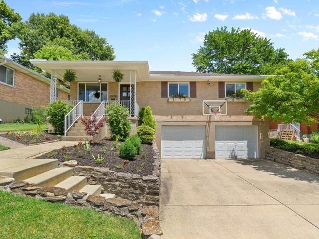 3176 Dickinson Ave, Green Township, OH 45211