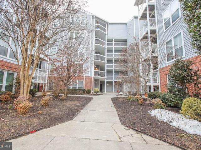 3176 Summit Square Dr Apt A2, Oakton, VA 22124