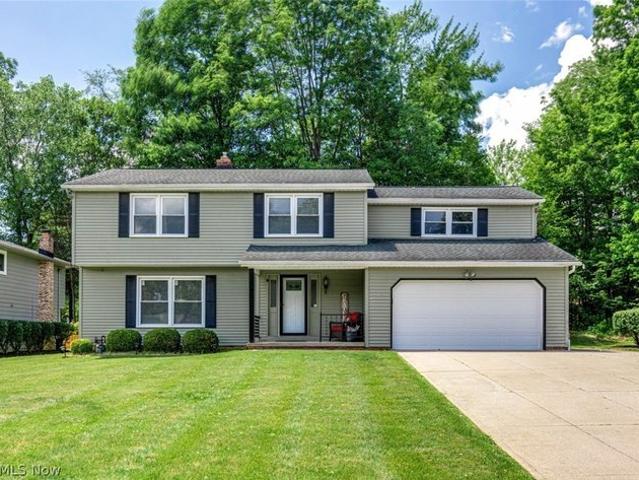 31773 N Roundhead Dr, Solon, OH 44139
