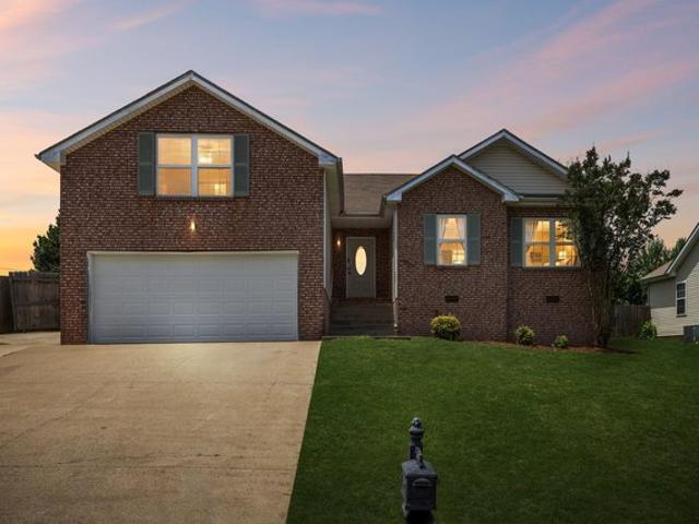 3177 Brook Hill Dr, Clarksville, TN 37042