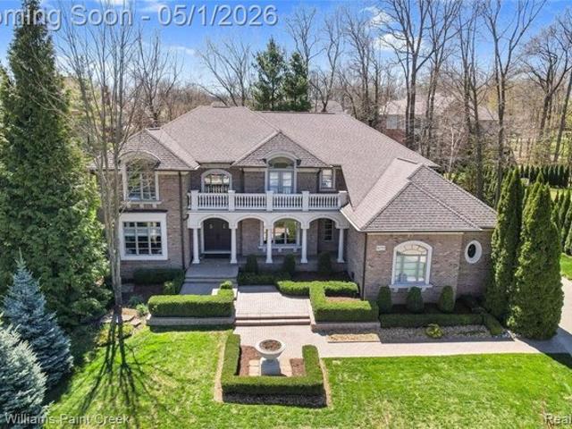 3177 Saint James Ct, Oakland Township, MI 48306