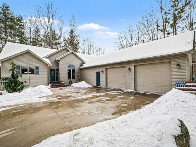 3177 W Walter Rd, Coleman, MI 48618