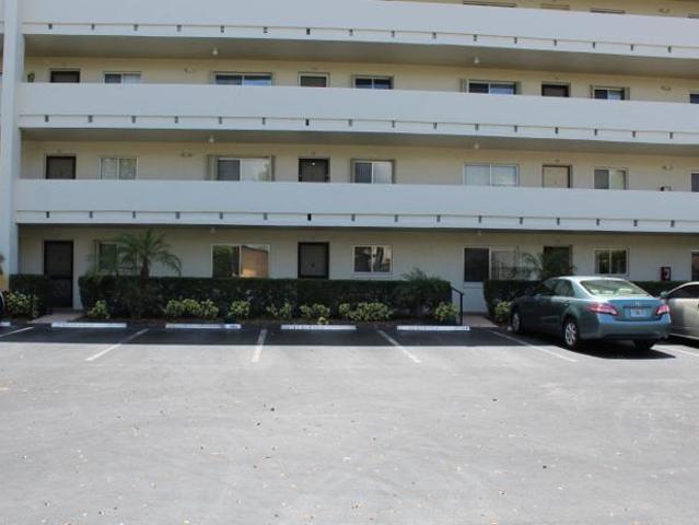 3178 Via Poinciana #114 Lake Worth, FL 33467