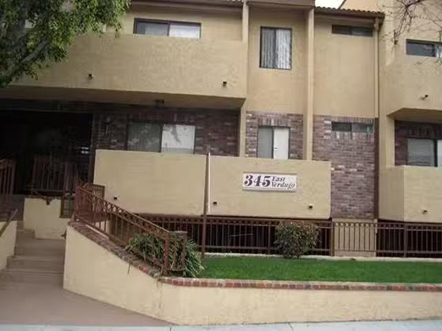 31795462 345 E Verdugo Ave #201
