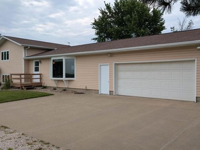 3179 th St, Sioux Center, IA 51250