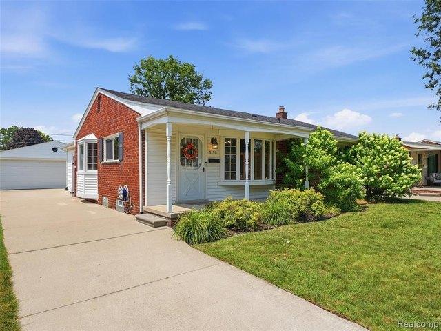 3170 Maxwell St, Trenton, MI 48183