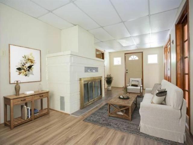 3170 Lake Dr, Evansville, IN 47711 | Compass