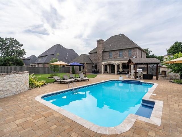 3171 Laurel Cir, Centerton, AR 72719