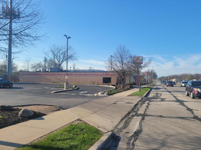 3171 S 76th St