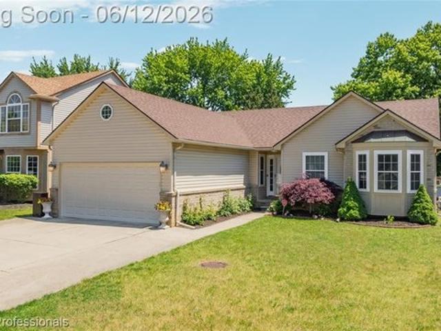 3172 Cedar Crest Dr, Troy, MI 48083