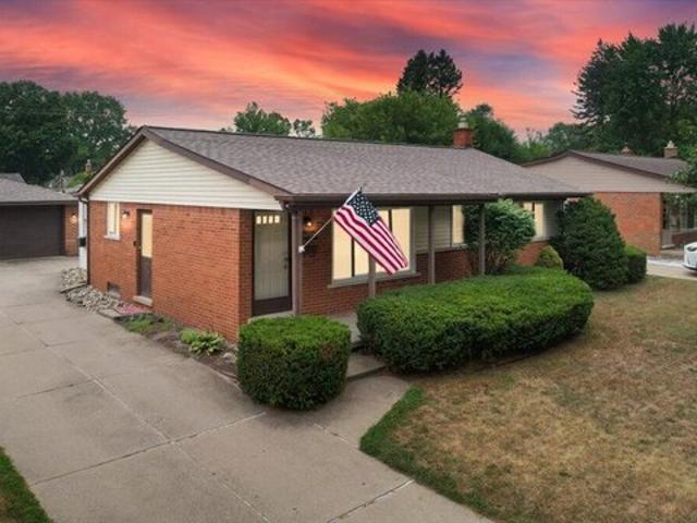 31733 Pembroke St, Livonia, MI 48152