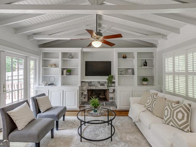 3173 Parkridge Crescent