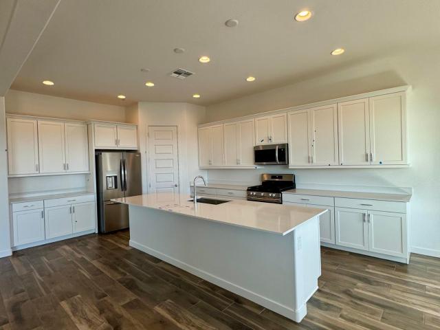 3173 w peak view road