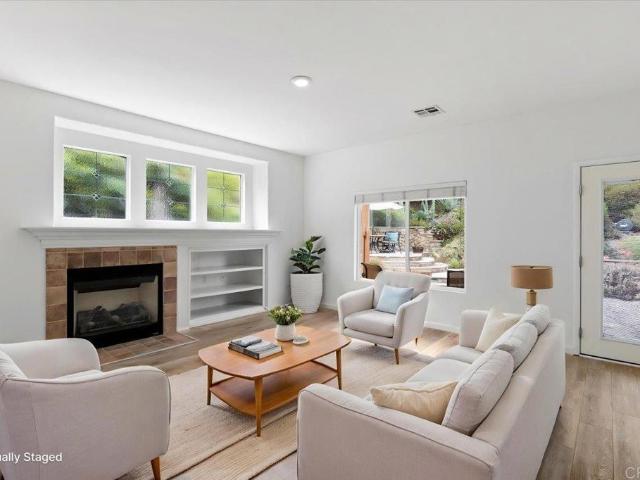 3173 Willow Tree Ln