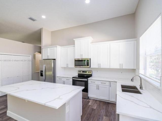 317 185th Ter SW, Pembroke Pines, FL 33029