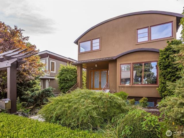 317 1st St, Kirkland, WA 98033 | MLS #2558