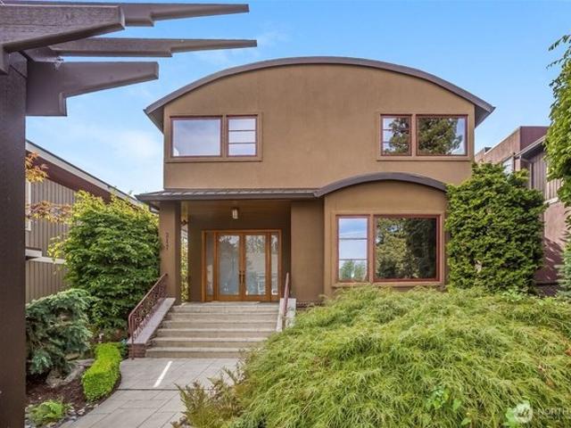 317 1st St, Kirkland, WA 98033