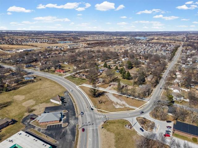 317 319 W Foxwood Dr, Raymore, MO 64083 | MLS #2602 | Compass