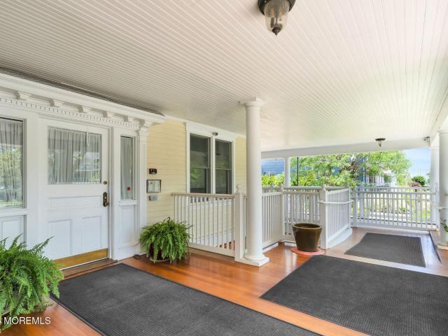 317 6th Avenue Unit 302