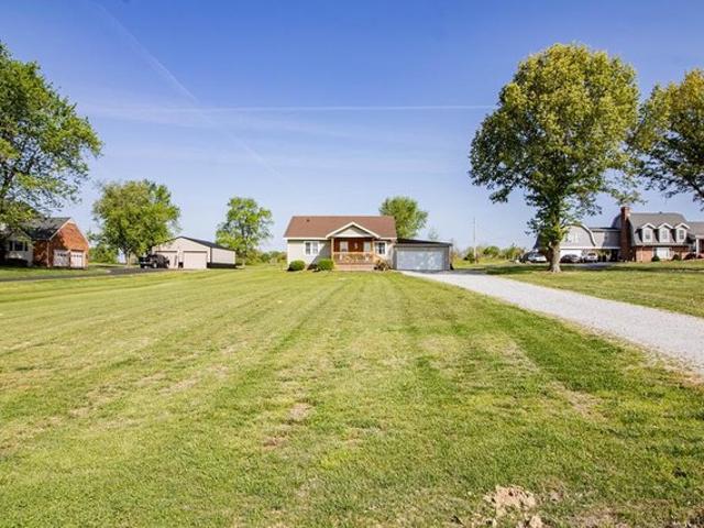 317 Country Meadows Dr, Providence, KY 42450