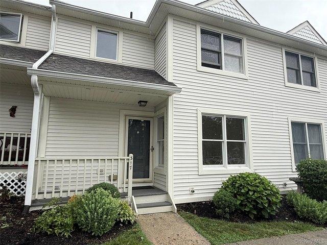 317 Cornwall Meadows Ln, Patterson, NY 12563