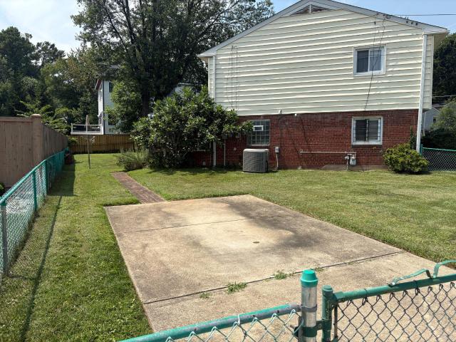 317 Charles Street SE