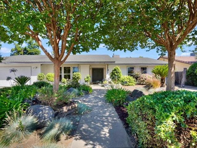 317 Circle Dr, Chowchilla, CA 93610