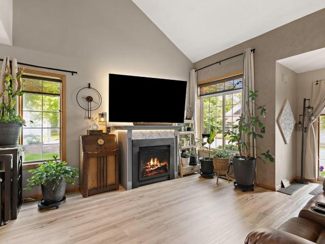 317 Creekside Drive